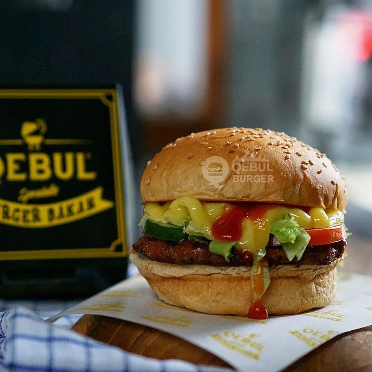 Burger Qebul sajikan burger bakar dengan patty daging asli – Indonesia ...